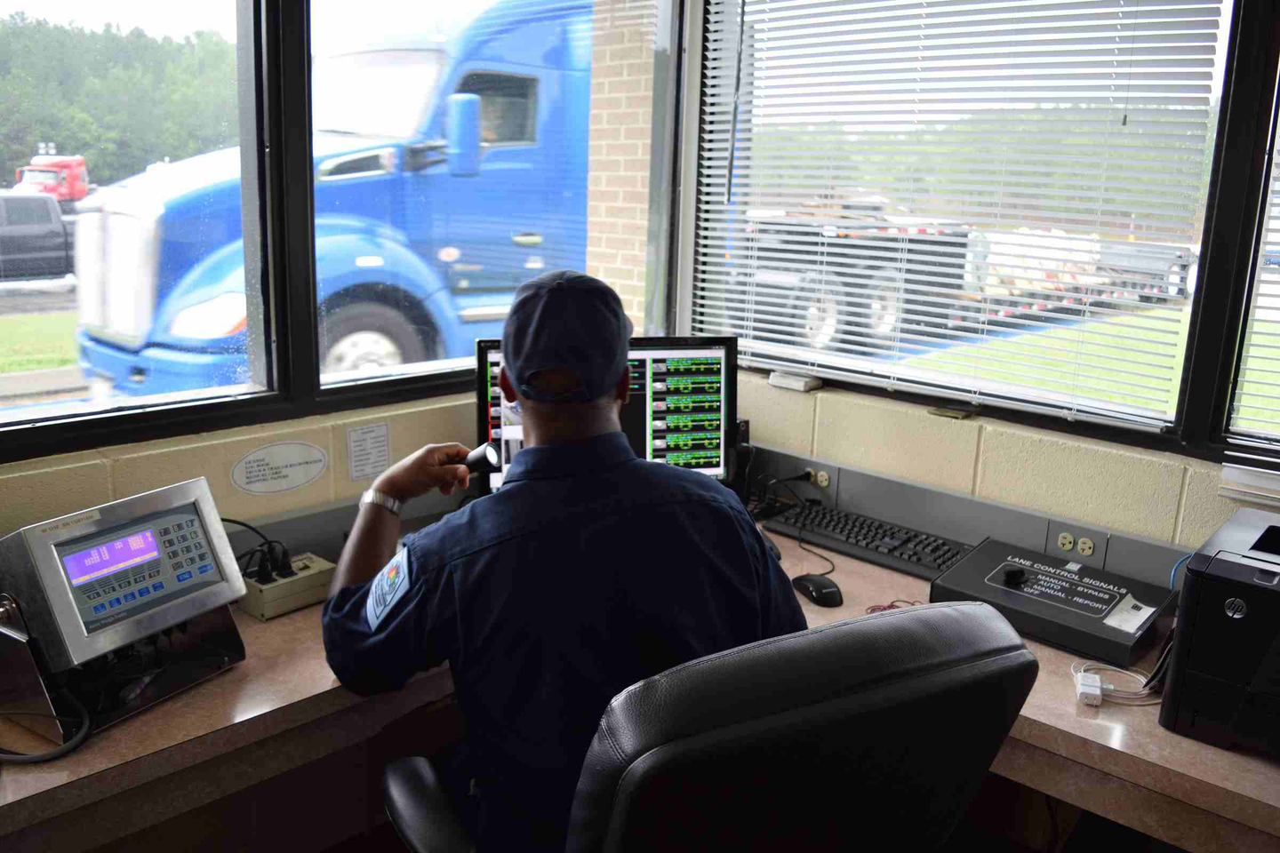 Nearly 2,000 trucks placed out of service in Texas during Roadcheck ...
