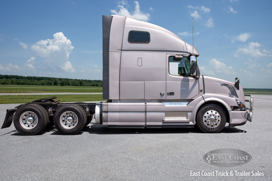 2017 Silver Volvo VNL - Stock#10112U