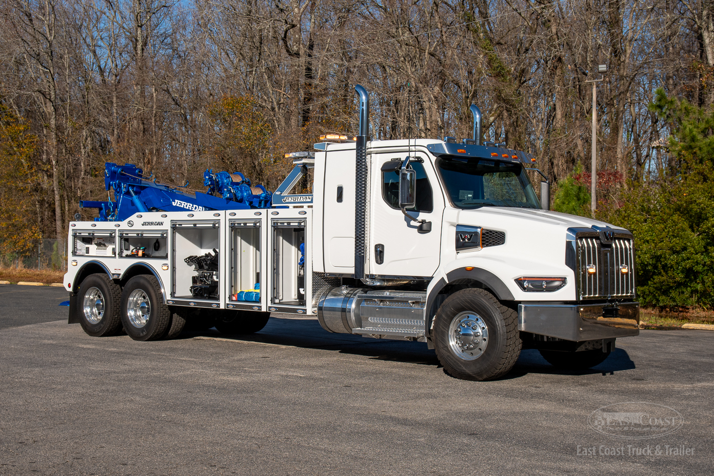 2024 Western Star 49X w/ Sleeper & Jerr-Dan 25 Ton INT Wrecker