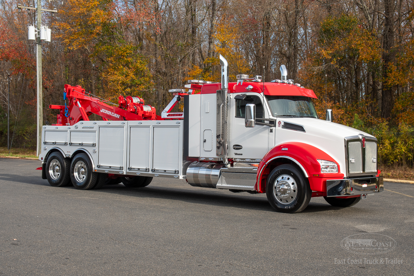2024 Kenworth T880 w/ Sleeper & Jerr-Dan 25 Ton INT Wrecker