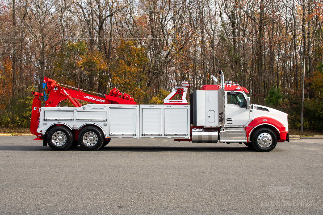 2024 Kenworth T880 w/ Sleeper & Jerr-Dan 25 Ton INT Wrecker