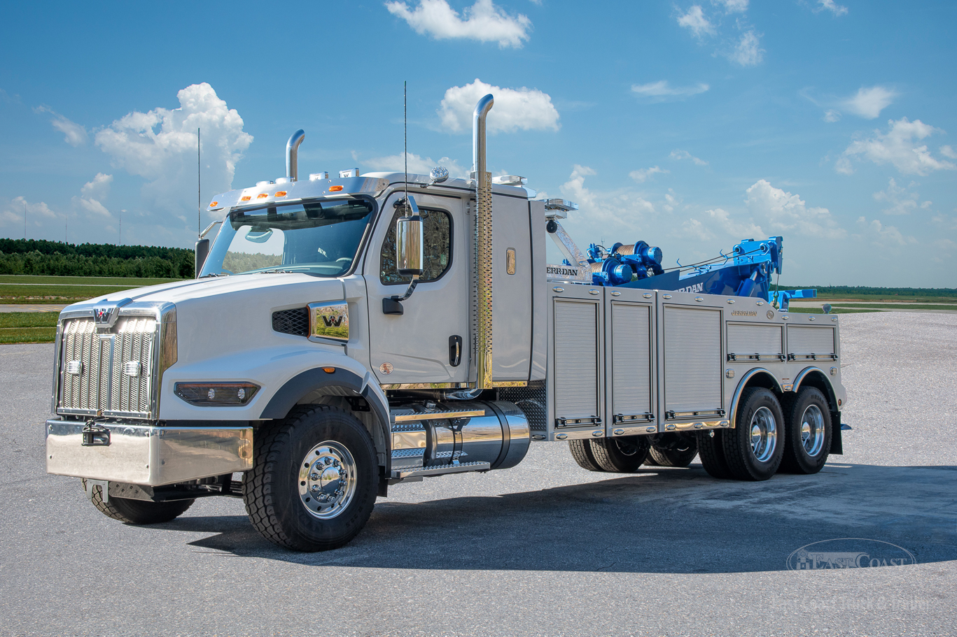 2024 Western Star 49X w/ Sleeper & Jerr-Dan 25 Ton INT Wrecker