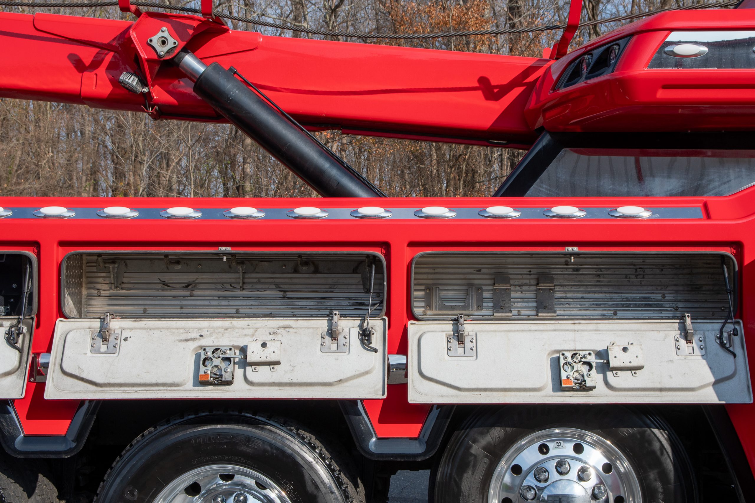 2019 Peterbilt 567 & NRC 40CS 40 Ton Slider in Red