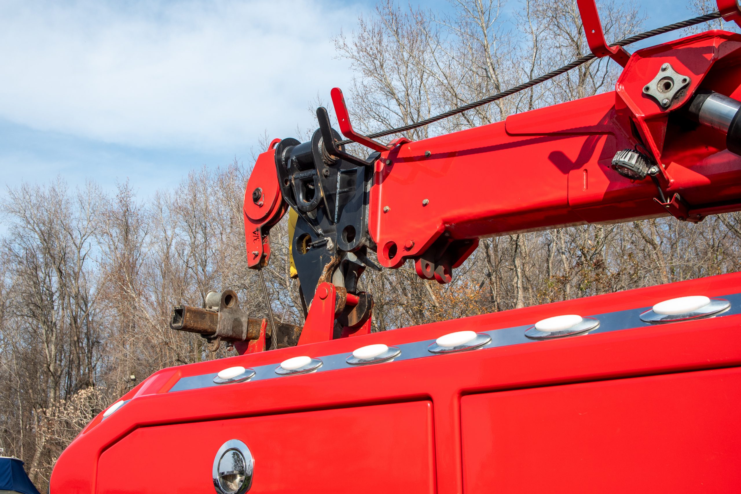 2019 Peterbilt 567 & NRC 40CS 40 Ton Slider in Red