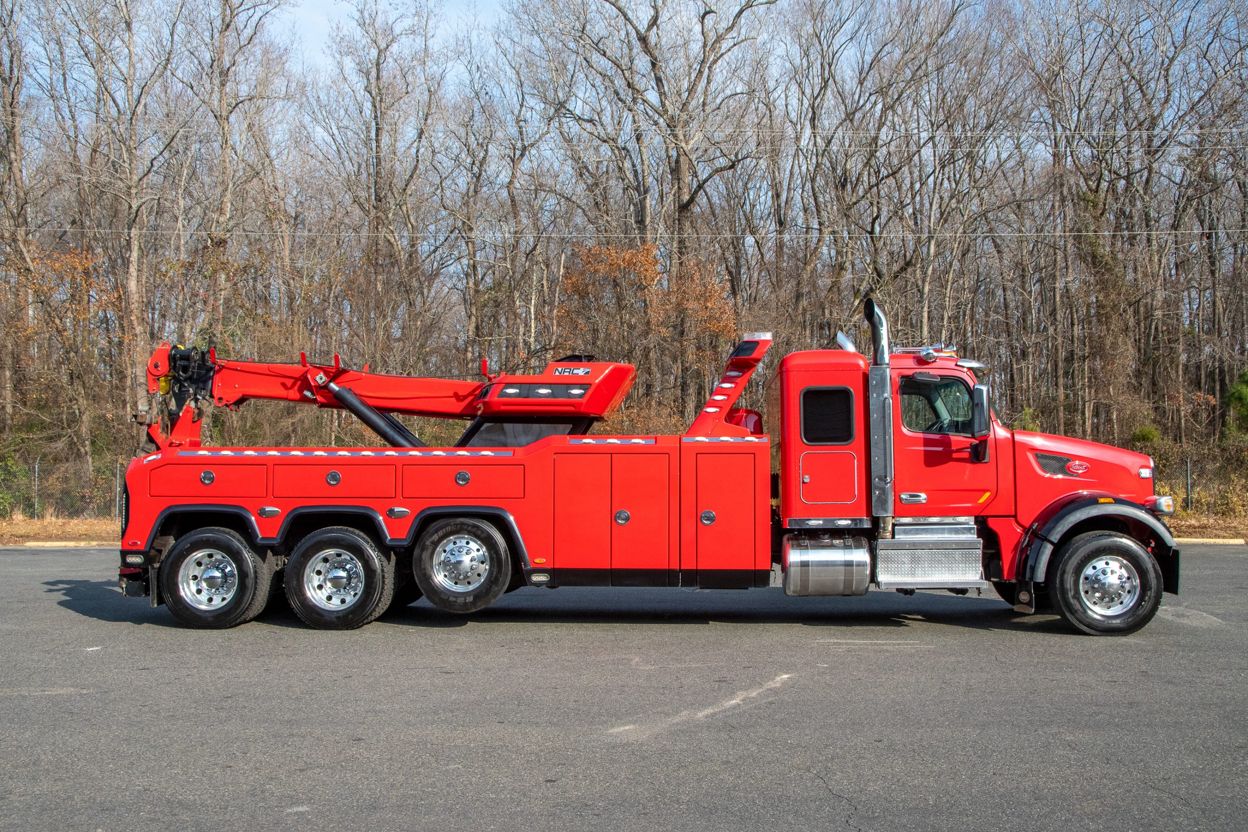 2019 Peterbilt 567 & NRC 40CS 40 Ton Slider in Red
