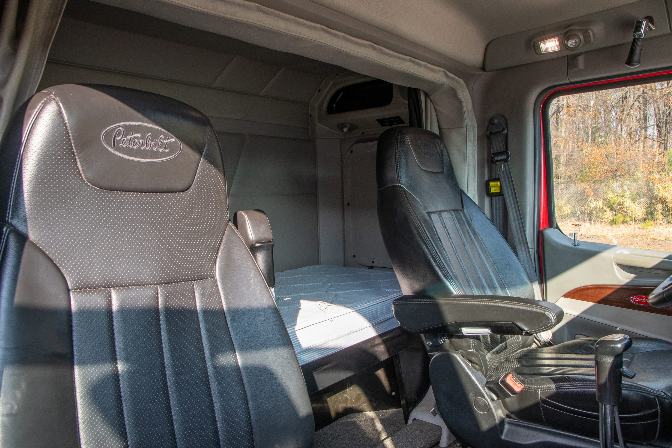 2019 Peterbilt 567 & NRC 40CS 40 Ton Slider in Red