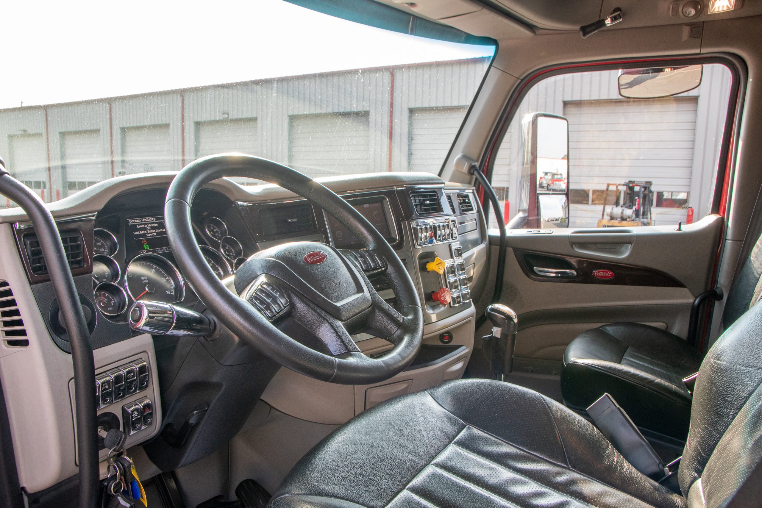 2019 Peterbilt 567 & NRC 40CS 40 Ton Slider in Red
