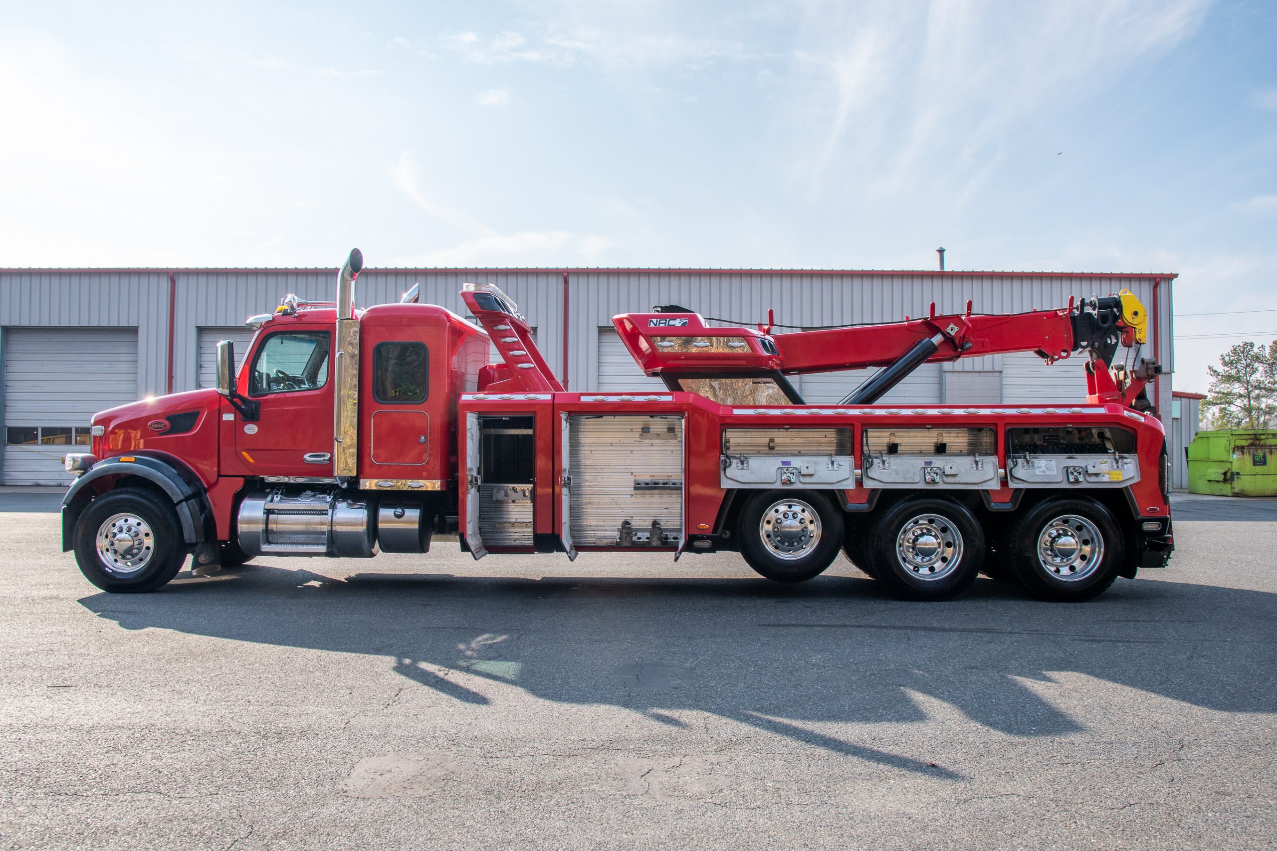 2019 Peterbilt 567 & NRC 40CS 40 Ton Slider in Red