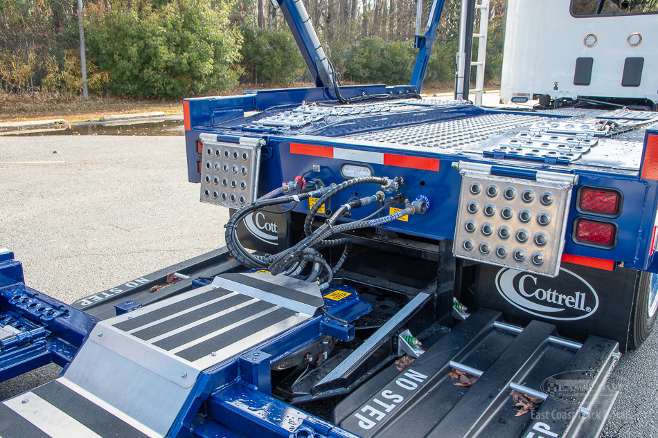 2025 Peterbilt 589 Hauler