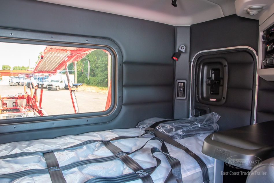 2025 Peterbilt 589 Hauler