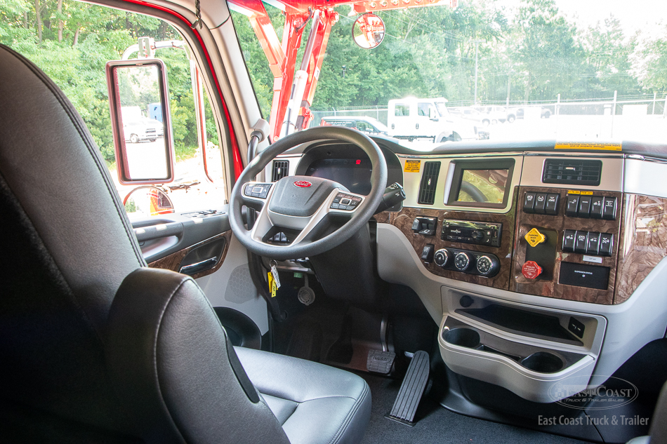 2025 Peterbilt 589 Hauler