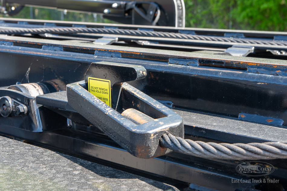 2025 Peterbilt 567 & Galfab 75K Outside Rail Hoist