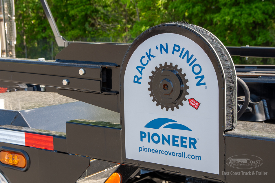 2025 Peterbilt 567 & Galfab 75K Outside Rail Hoist