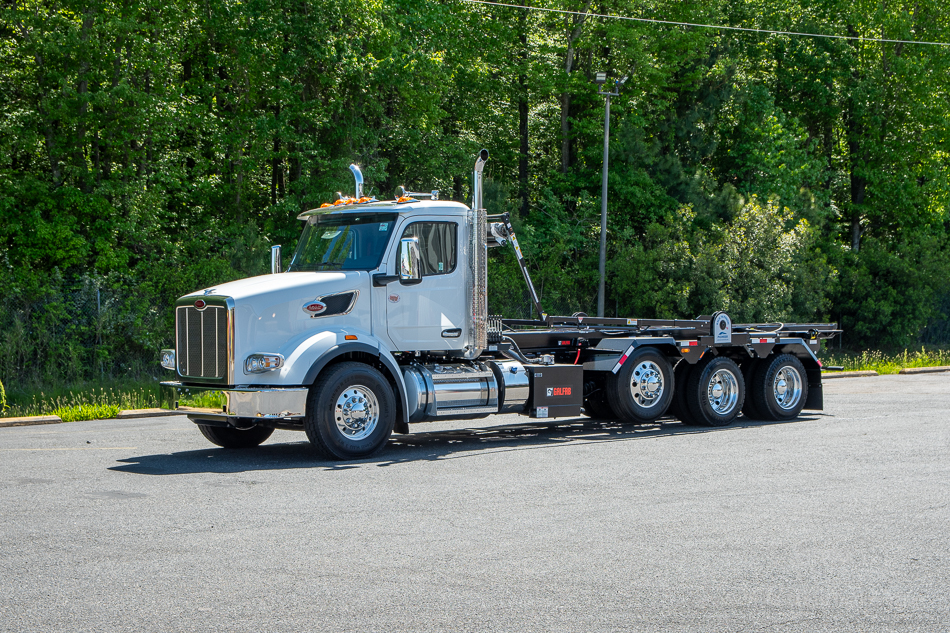 2025 Peterbilt 567 & Galfab 75K Outside Rail Hoist