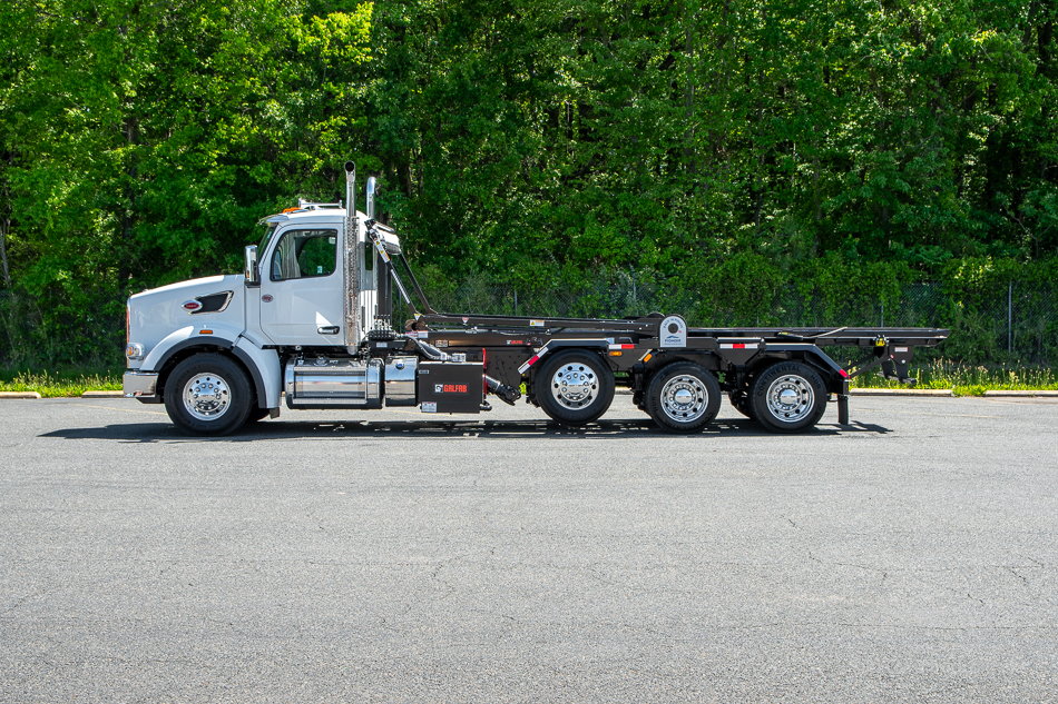 2025 Peterbilt 567 & Galfab 75K Outside Rail Hoist
