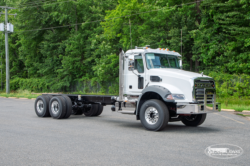 2024 Western Star 49X & Galfab 60K Outside Rail Hoist