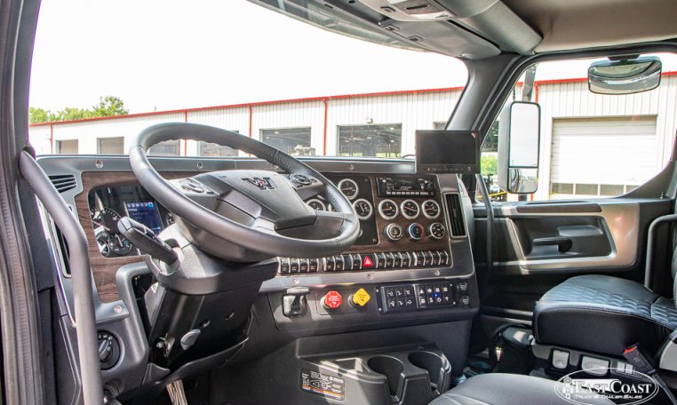 2024 Western Star 49X & Jerr-Dan JFB 50 Ton Integrated Heavy