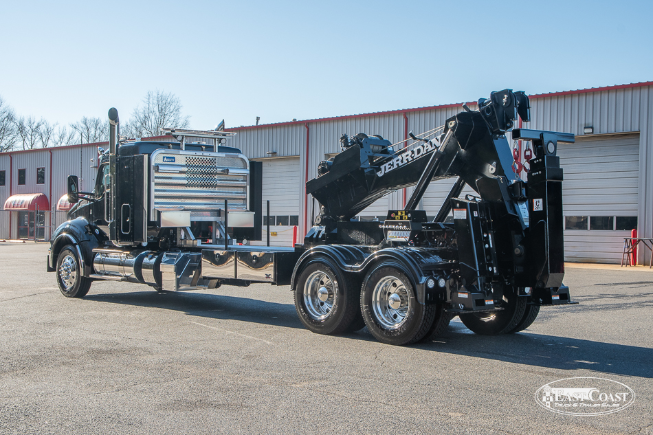 2024 Peterbilt 389 w/ Sleeper & Jerr-Dan 25 Ton INT Wrecker